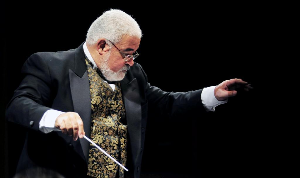 Artes de Cubatão: MAESTRO ROBERTO FARIAS, 40 ANOS DEDICADOS À MÚSICA